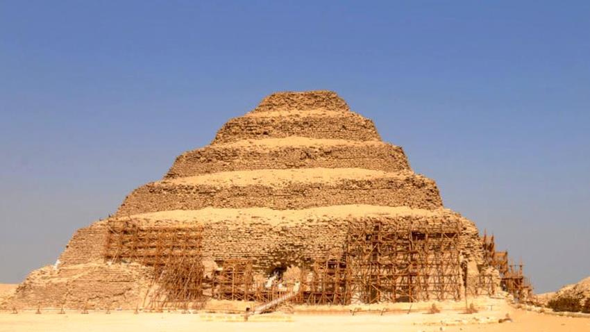 Restauration de la pyramide à degrés de Djéser, à Saqqara